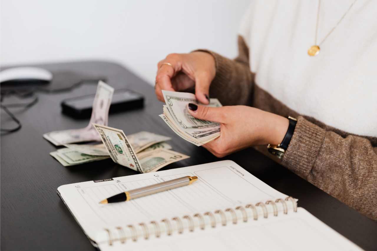 Can You Buy A Plane Ticket With Cash SkyGoFly